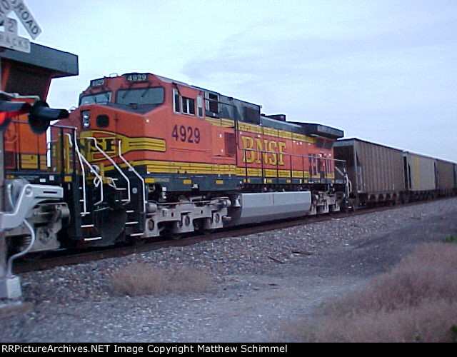 -BNSF 4929-